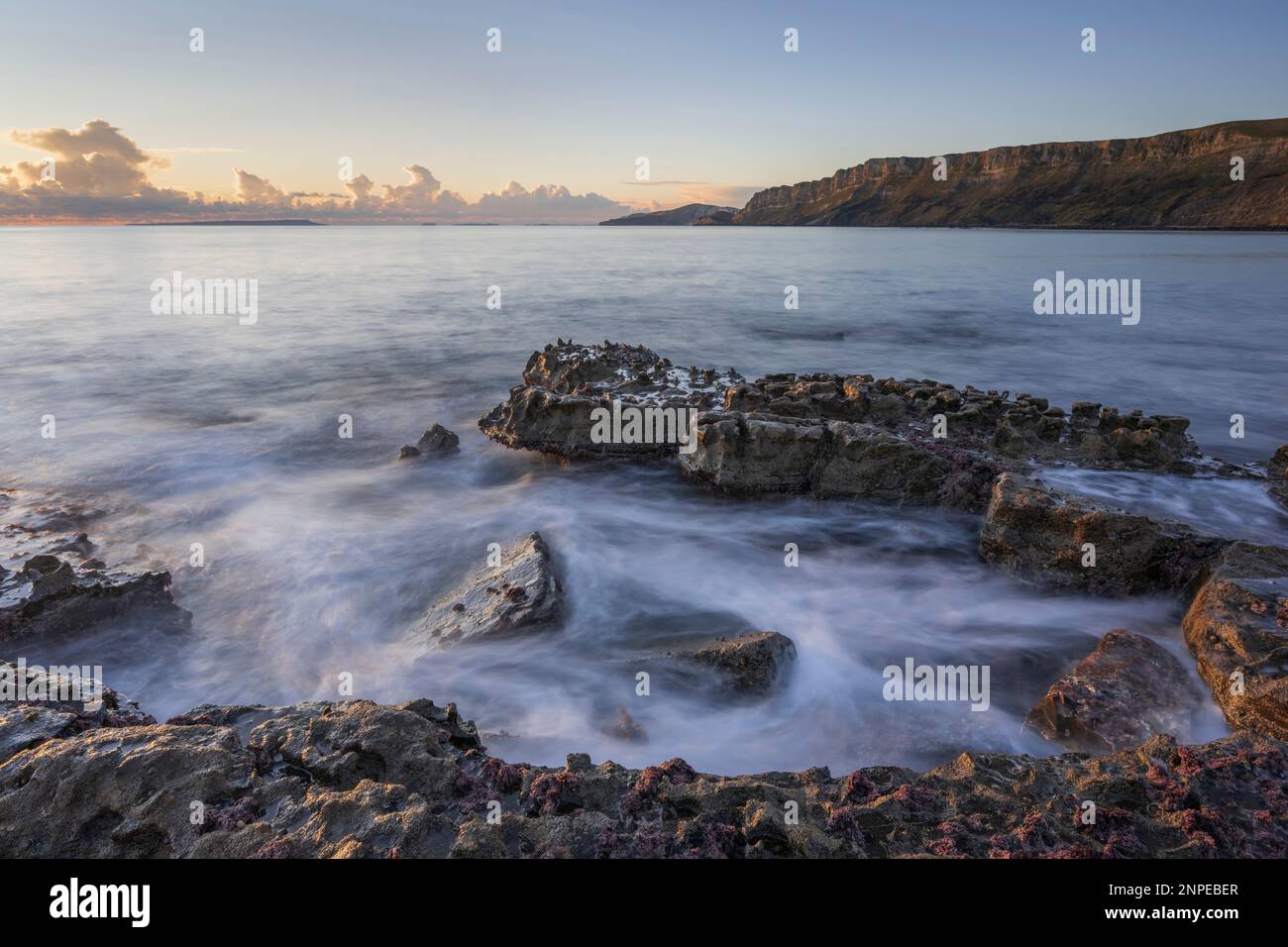 Waves washing over rocks at Hobarrow Bay in Dorset Stock Photo - Alamy