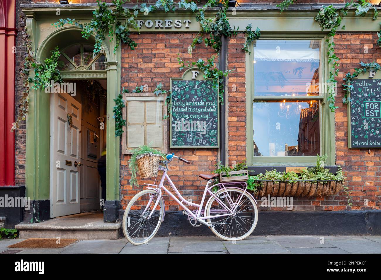 Spring morning on Low Petergate in York city centre Stock Photo - Alamy