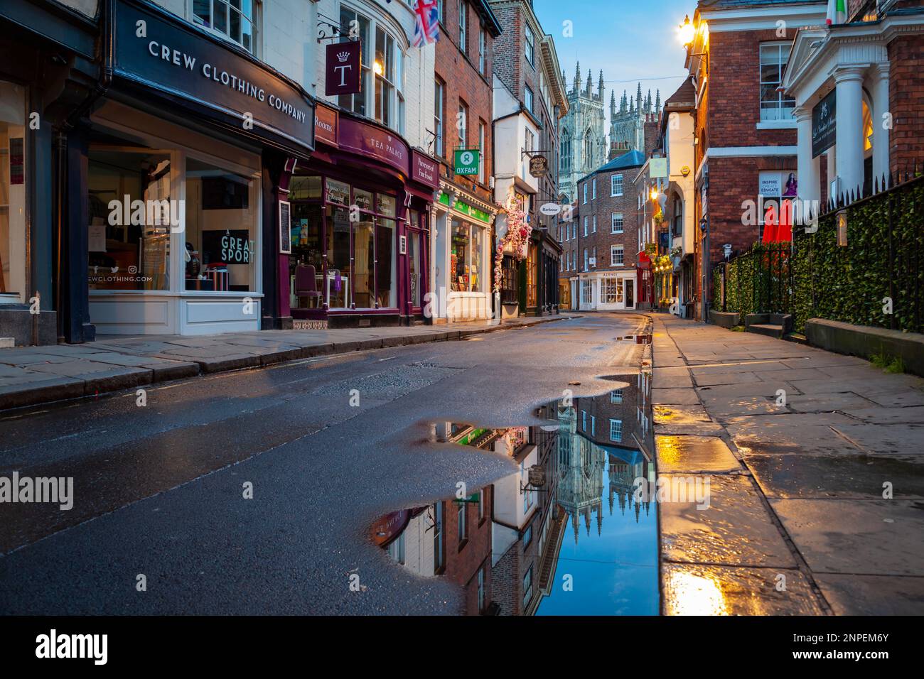 Dawn on Low Petergate in York historic centre Stock Photo - Alamy
