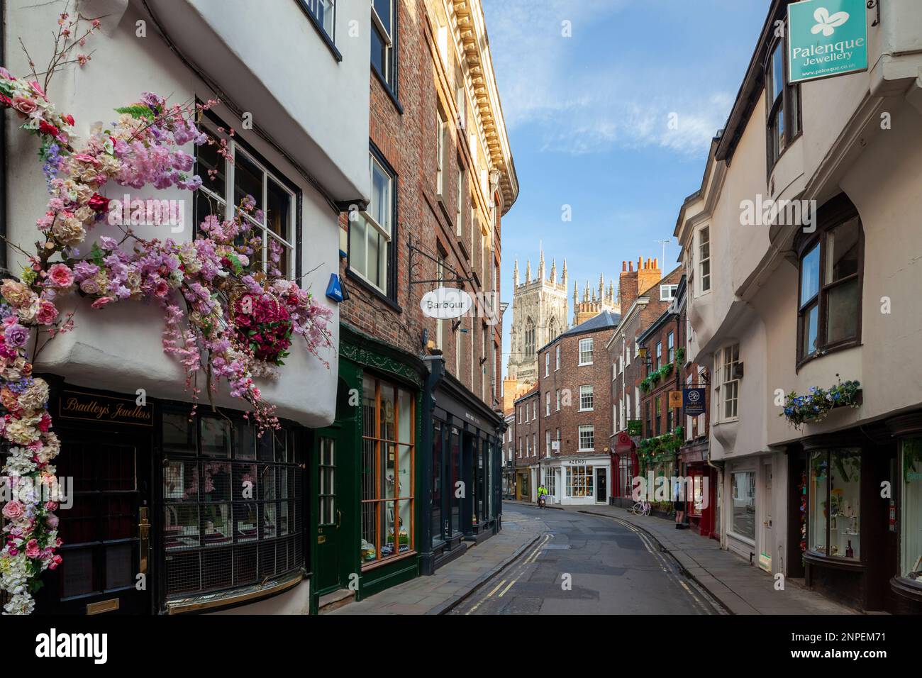 Spring morning on Low Petergate in York historic centre Stock Photo - Alamy