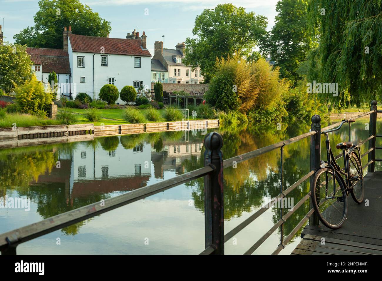 Spring morning on the riverside in Cambridge Stock Photo - Alamy