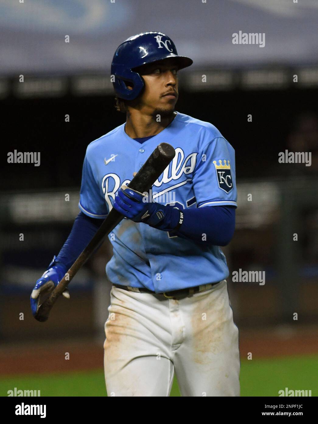 KANSAS CITY, MO - SEPTEMBER 26: Kansas City Royals infielder Adalberto ...