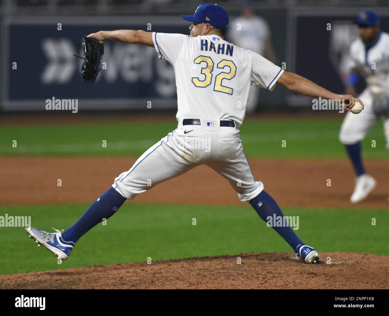 KANSAS CITY, MO - SEPTEMBER 25: Kansas City Royals pitcher Jesse Hahn ...