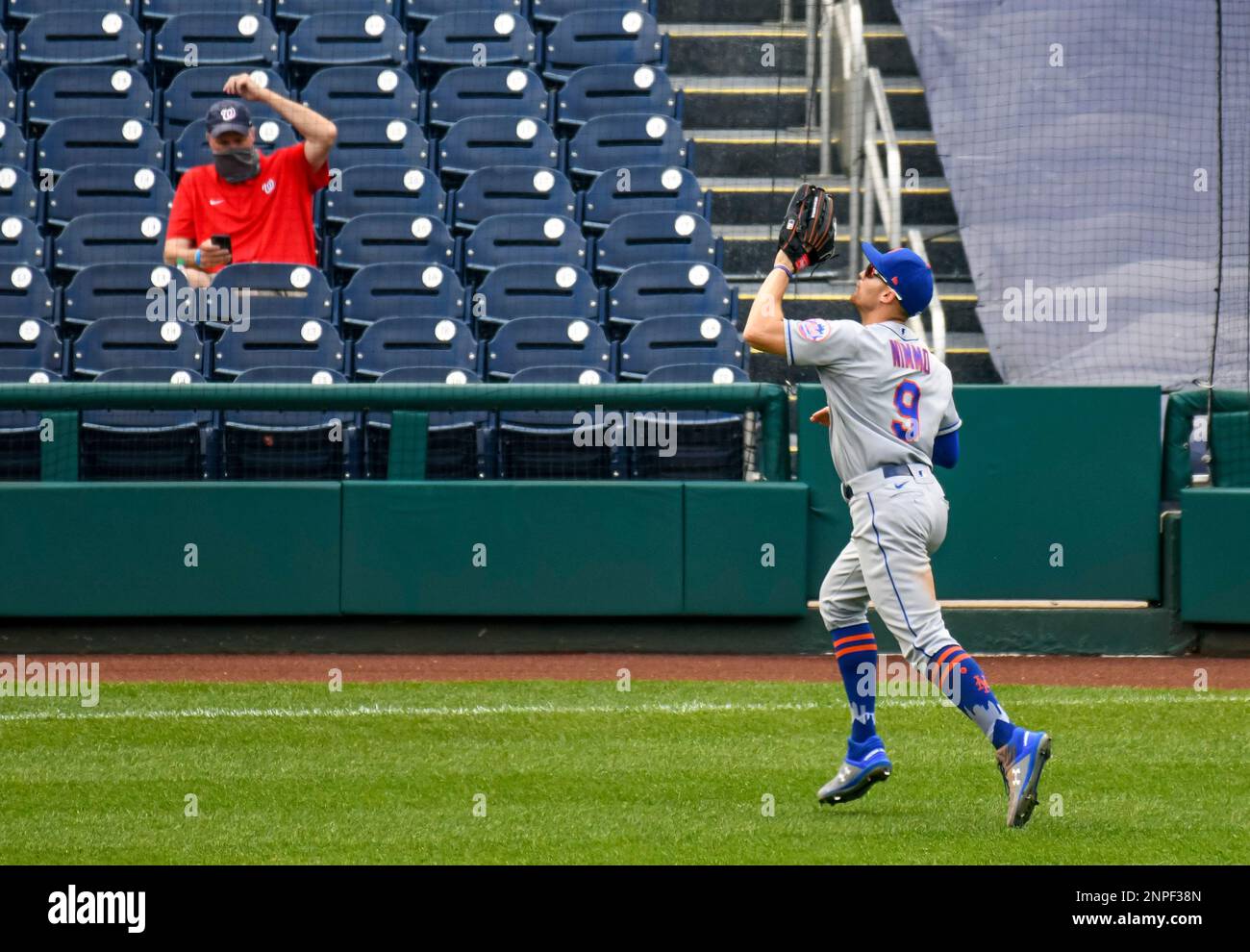 WASHINGTON, DC - SEPTEMBER 27: New York Mets left fielder Brandon Nimmo ...