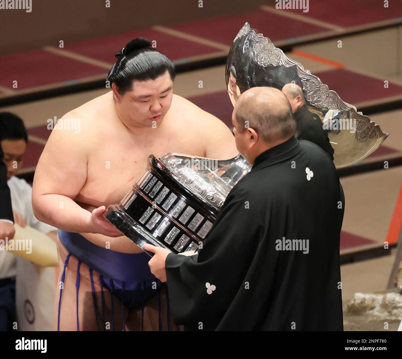Japanese Sekiwake Shodai receives the Priem Minister's Cup after ...