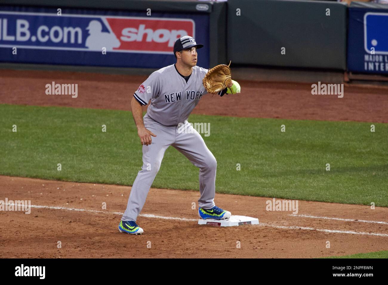 New York Yankees first baseman Mark Teixeira waits for a throw during ...