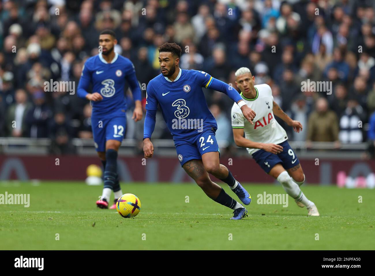 Football spurs chelsea hi-res stock photography and images - Alamy
