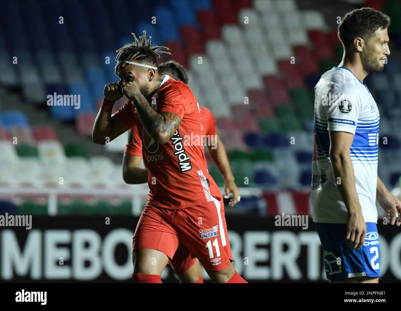 Duvan Vergara of Colombia's America, left, celebrates scoring the ...