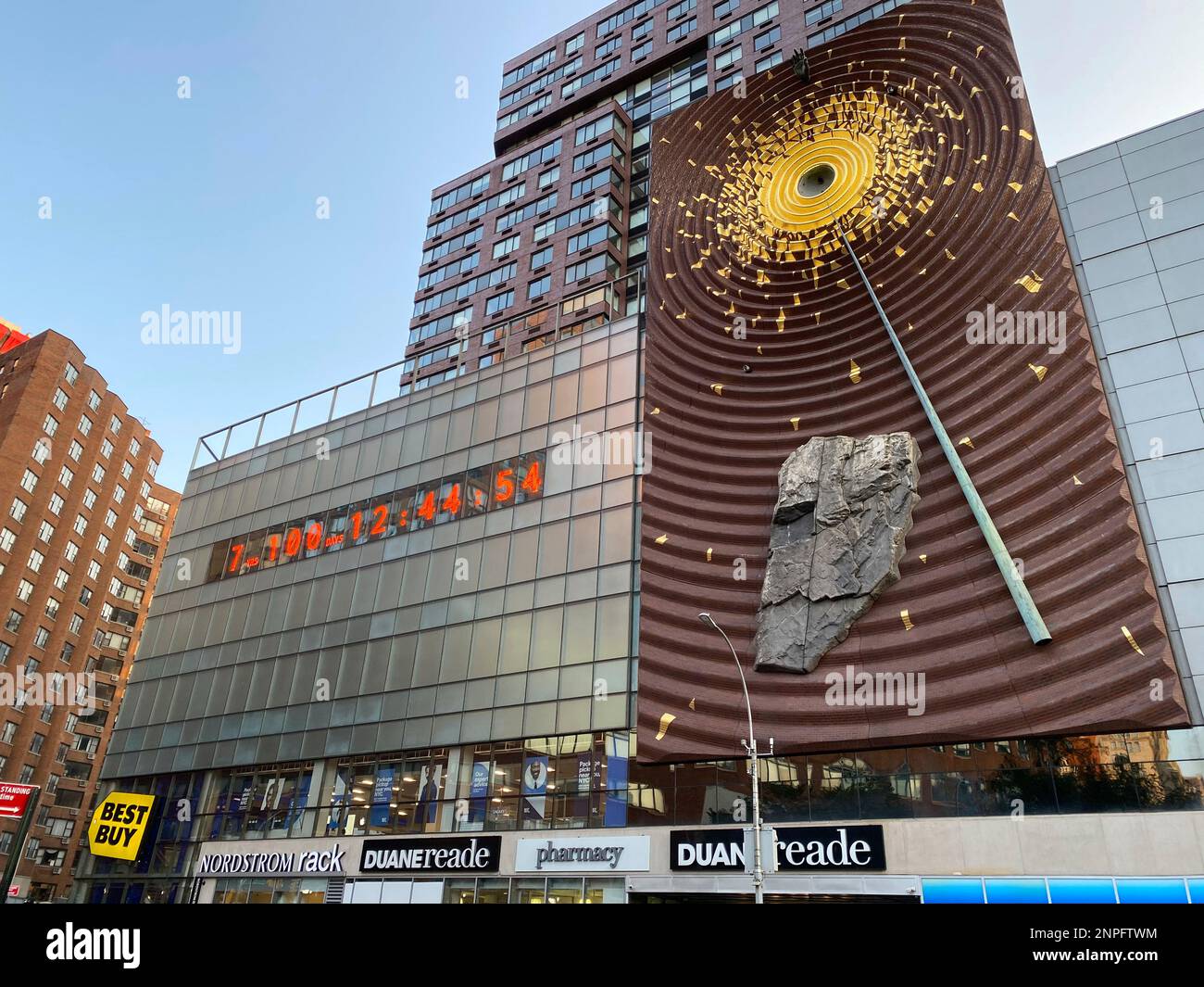 Photo by: STRF/STAR MAX/IPx 2020 9/22/20 Union Square's Giant Metronome ...