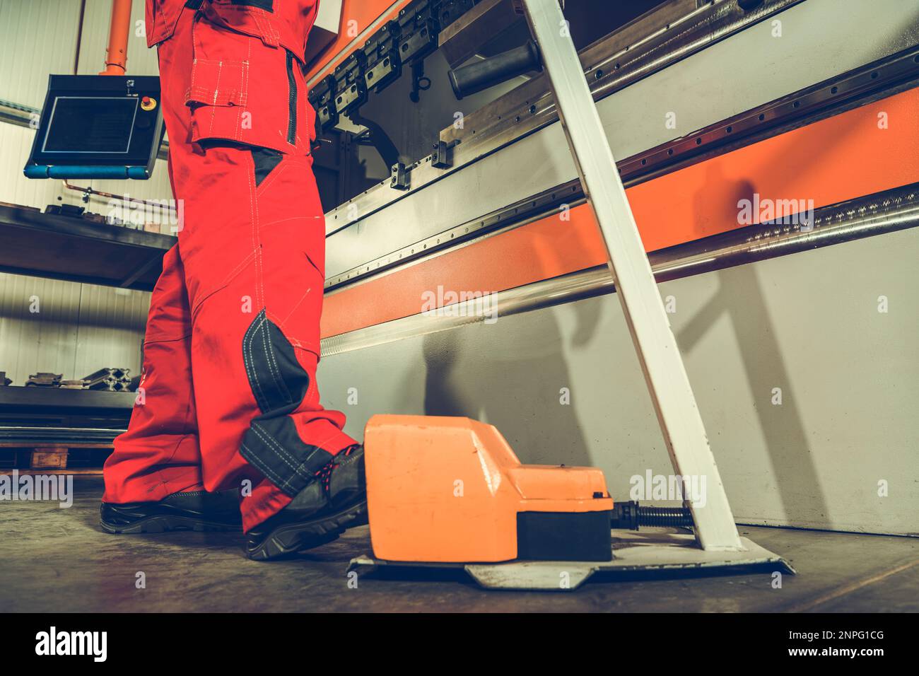 Heavy Duty Metal Folding Machine Operator Starting Process by Pressing ...