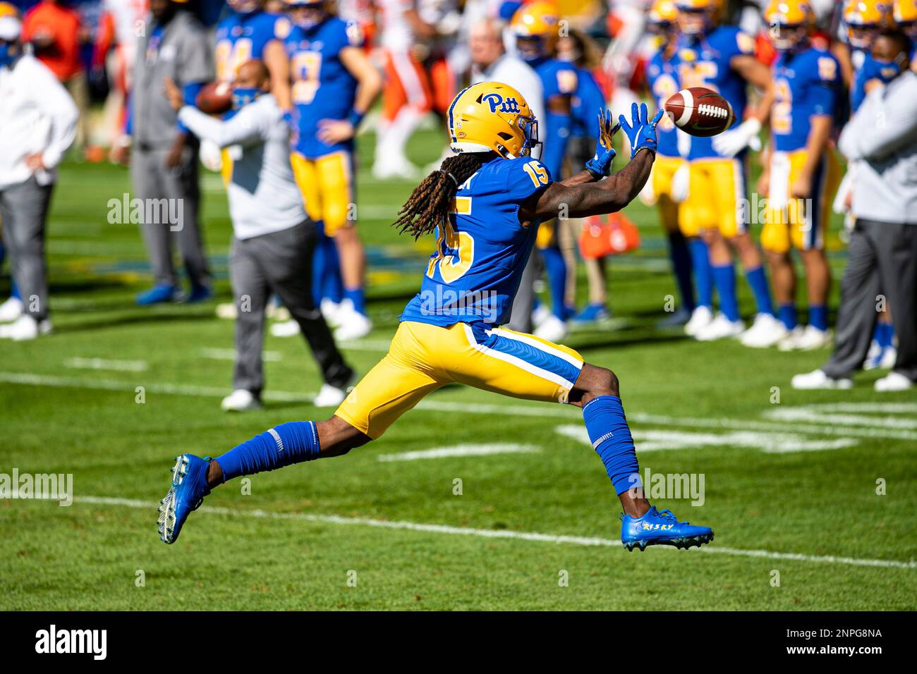 PITTSBURGH, PA - SEPTEMBER 19: Pittsburgh Panthers defensive back Jason ...
