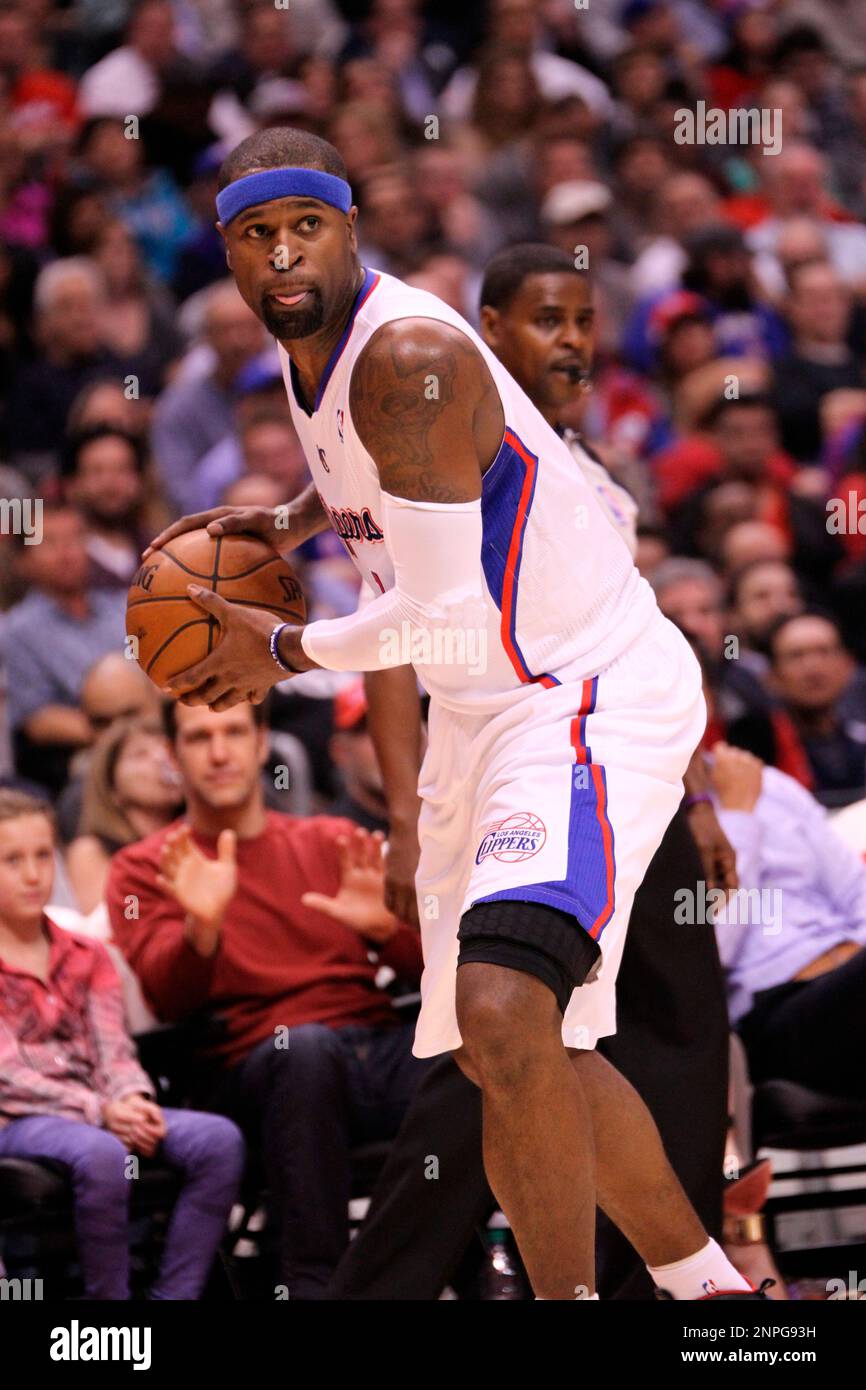 Los Angeles Clippers forward Stephen Jackson (1) makes a move with the ...