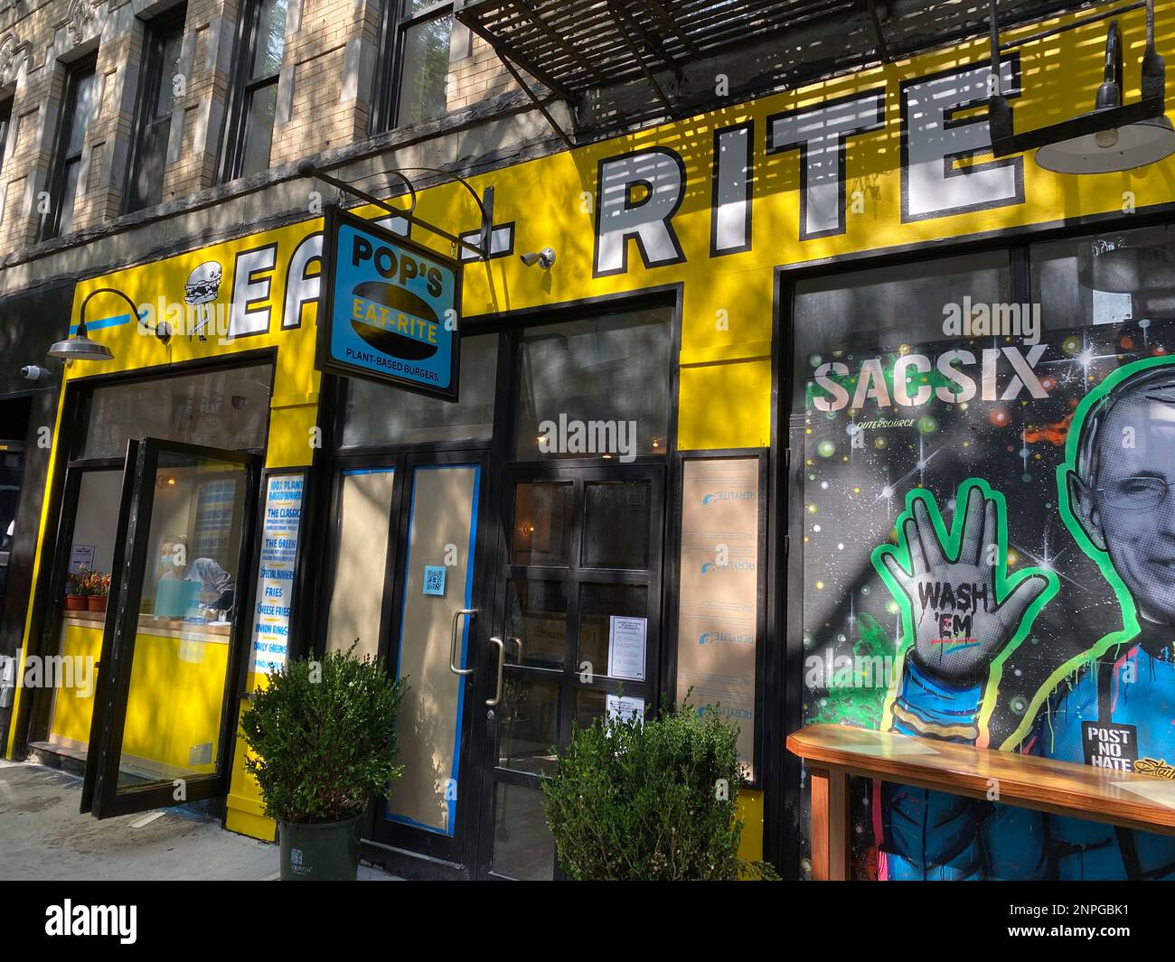 Photo by: STRF/STAR MAX/IPx 2020 9/18/20 Pop's Eat-Rite has opened on ...