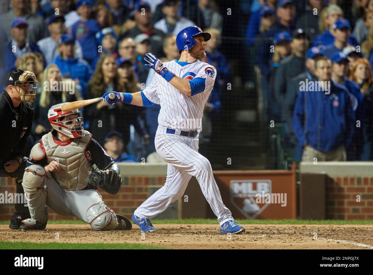 Chicago Cubs Ben Zobrist (18) bats in the sixth inning during Game 4 of ...