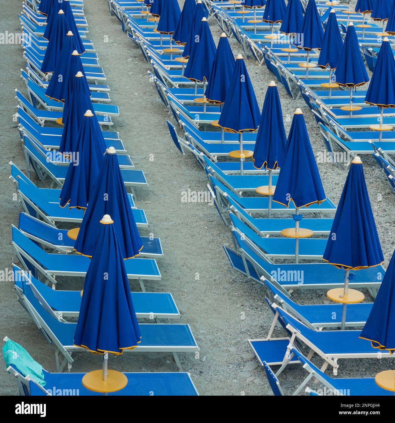Folded sunbeds hi-res stock photography and images - Alamy