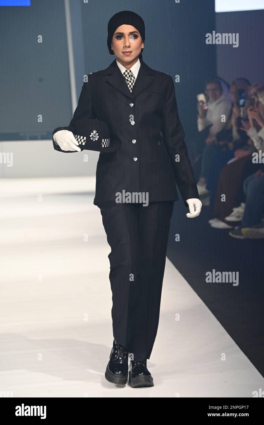 Metropolitan police recruitment showcases hi-res stock photography and ...