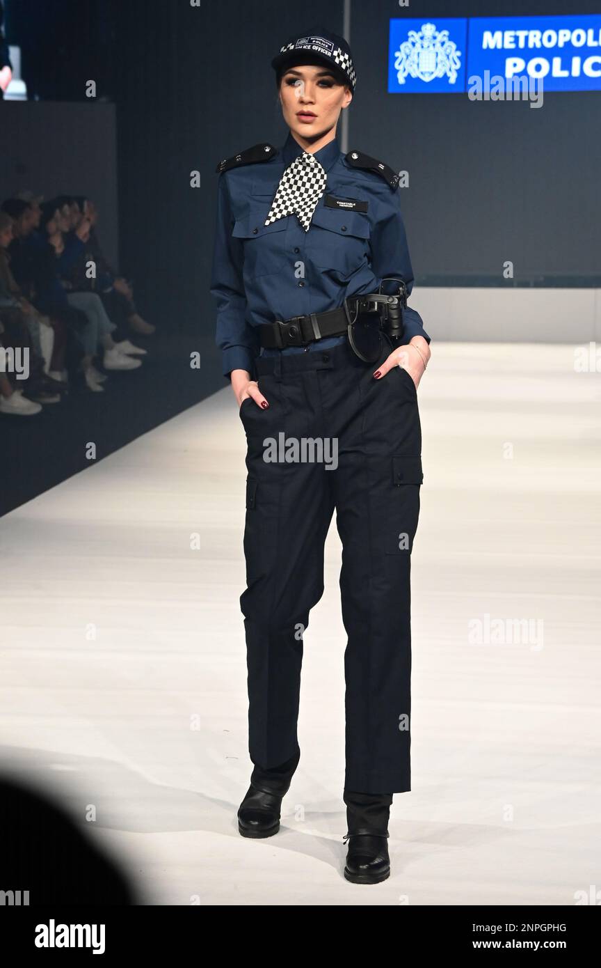 Metropolitan police recruitment showcases hi-res stock photography and ...