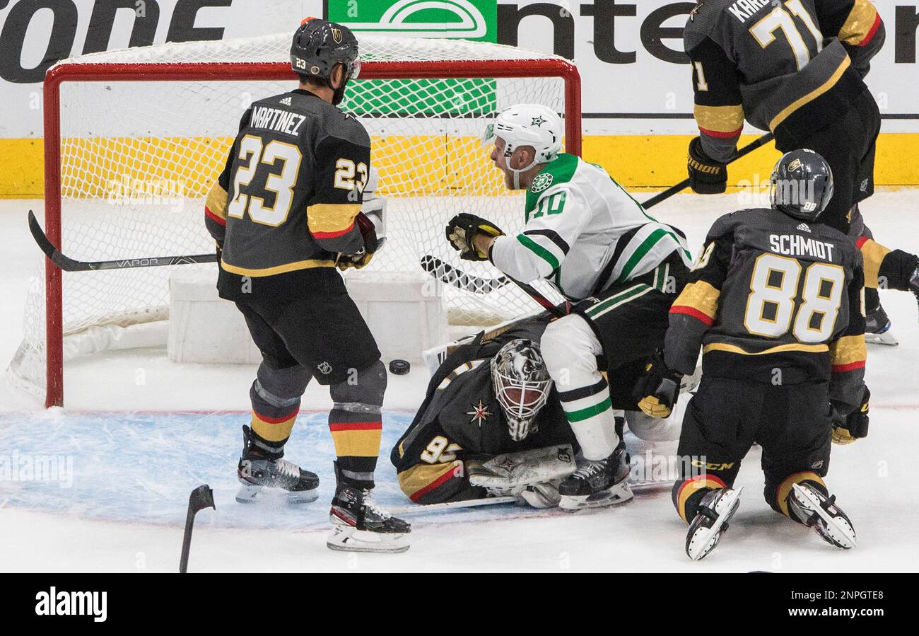 Dallas Stars' Corey Perry (10) reacts as the puck goes into the net ...