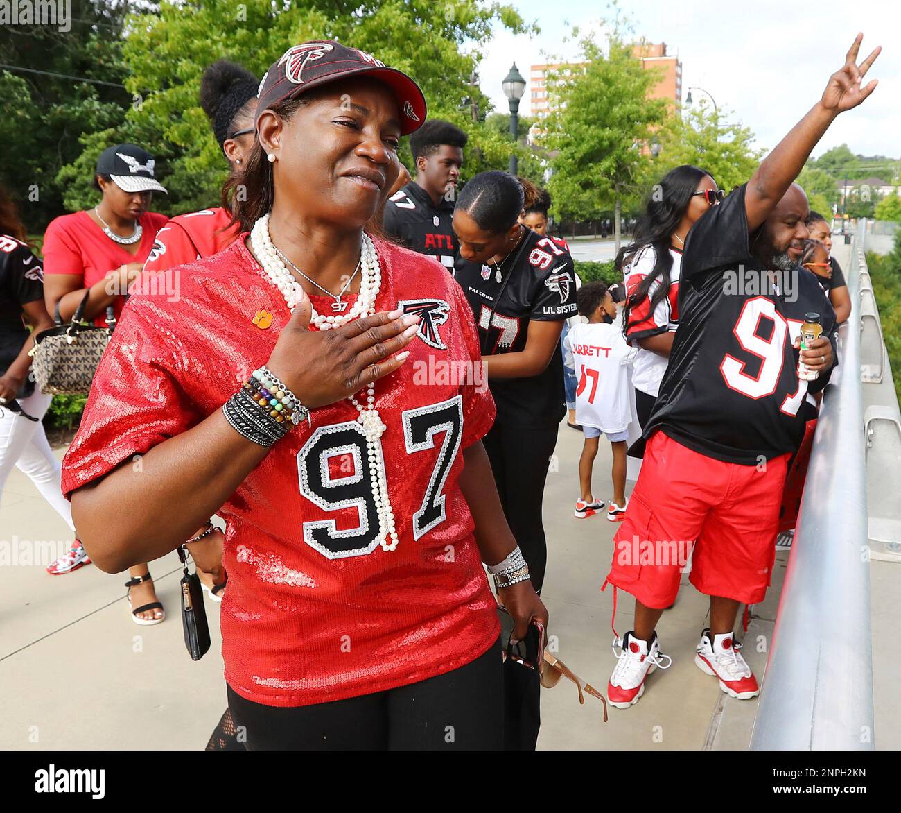 Elisha Jarret, the mother of Atlanta Falcons defensive tackle Grady ...