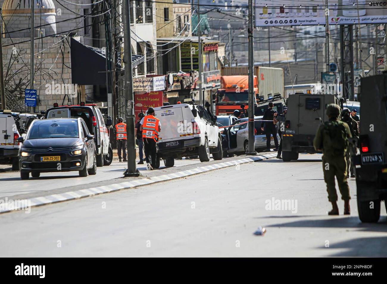 Two paramedics in israel hi-res stock photography and images - Alamy