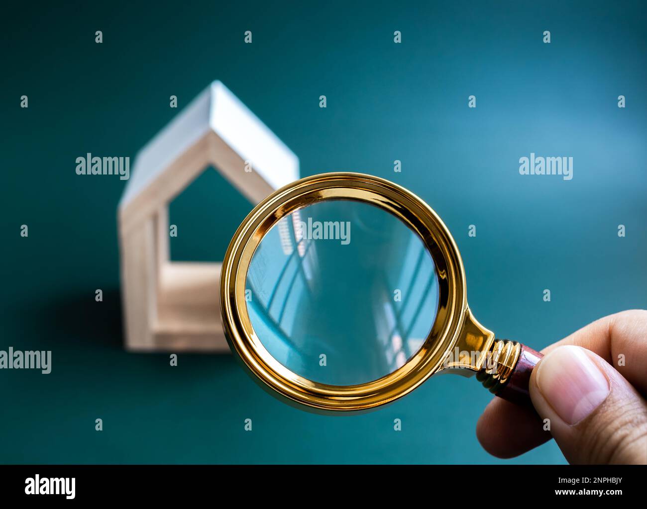 Finding logo hi-res stock photography and images - Alamy