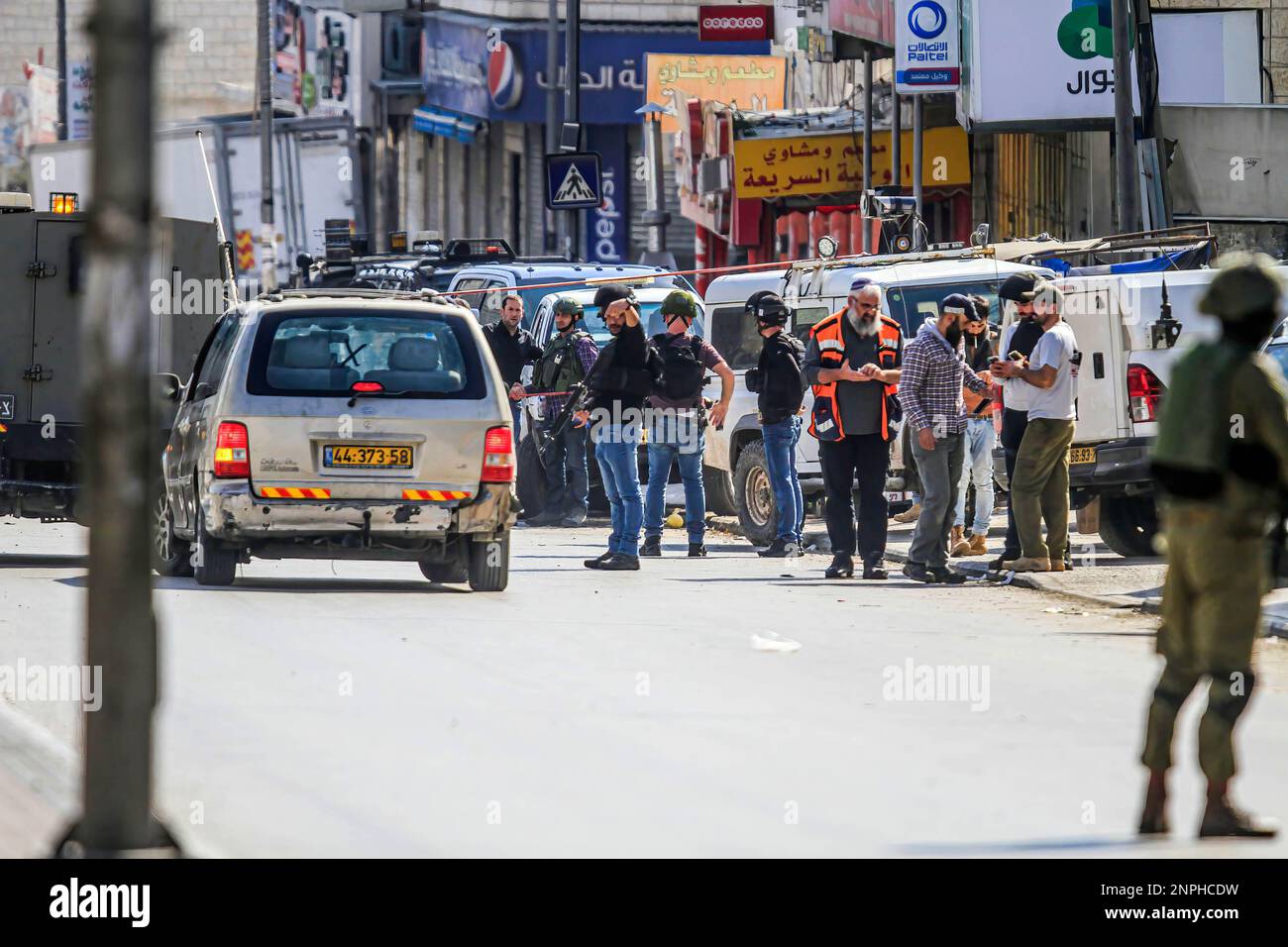 Two paramedics in israel hi-res stock photography and images - Alamy
