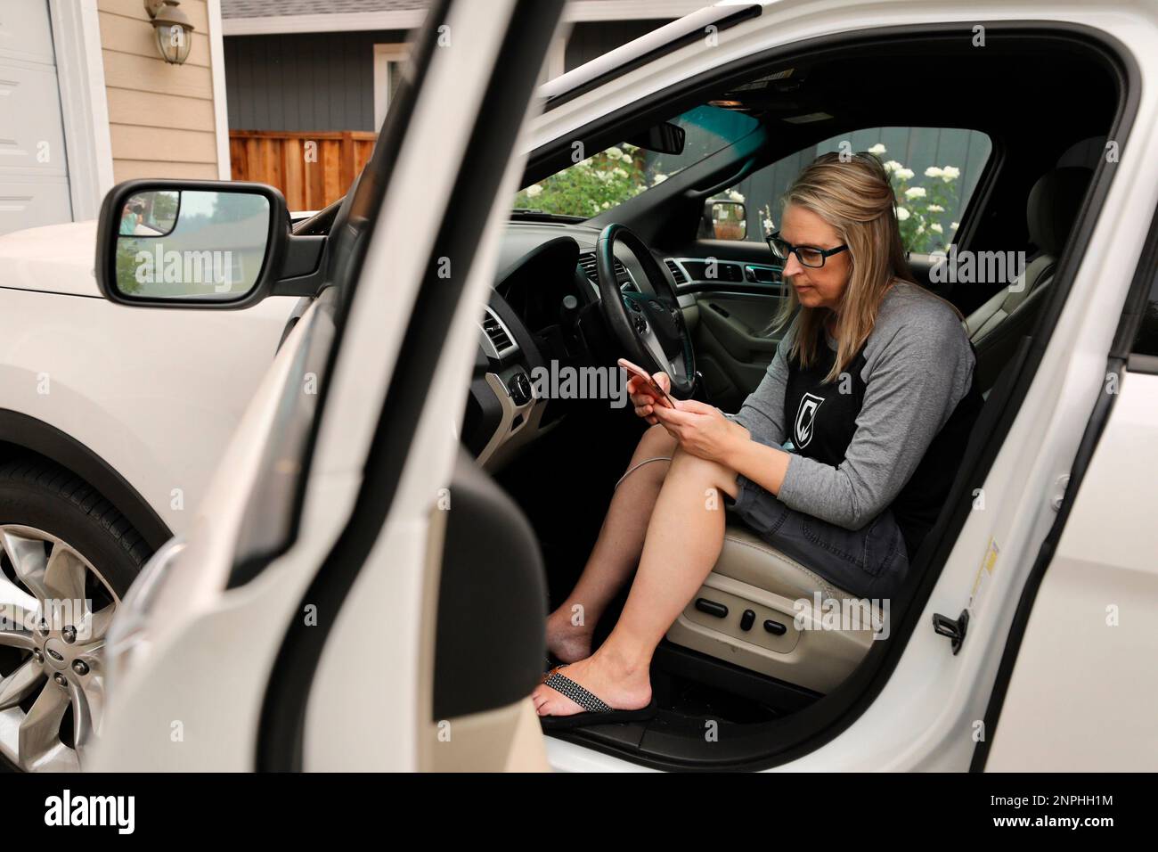 Kelly McMahon, an 8th-grade math teacher at Herbert Slater Middle ...