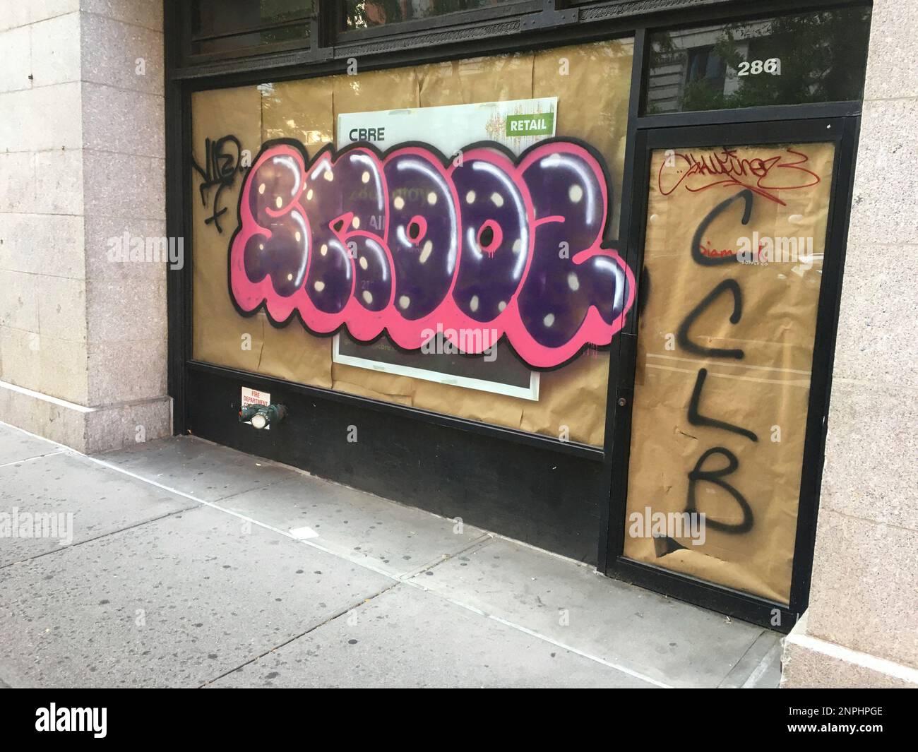 Photo by: STRF/STAR MAX/IPx 2020 9/6/20 Graffiti and boarded up ...