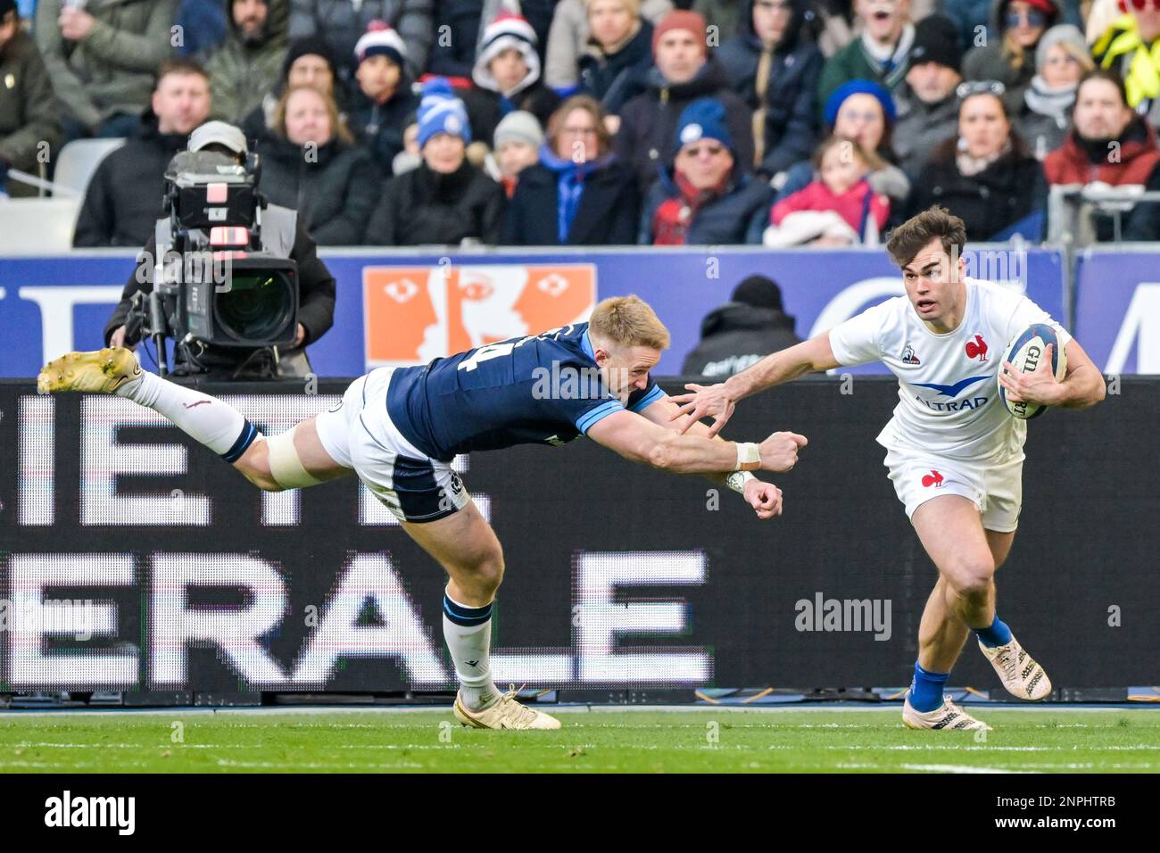 PARIS - Kyle Steyn of Scotland, Damian Penaud of France during the ...