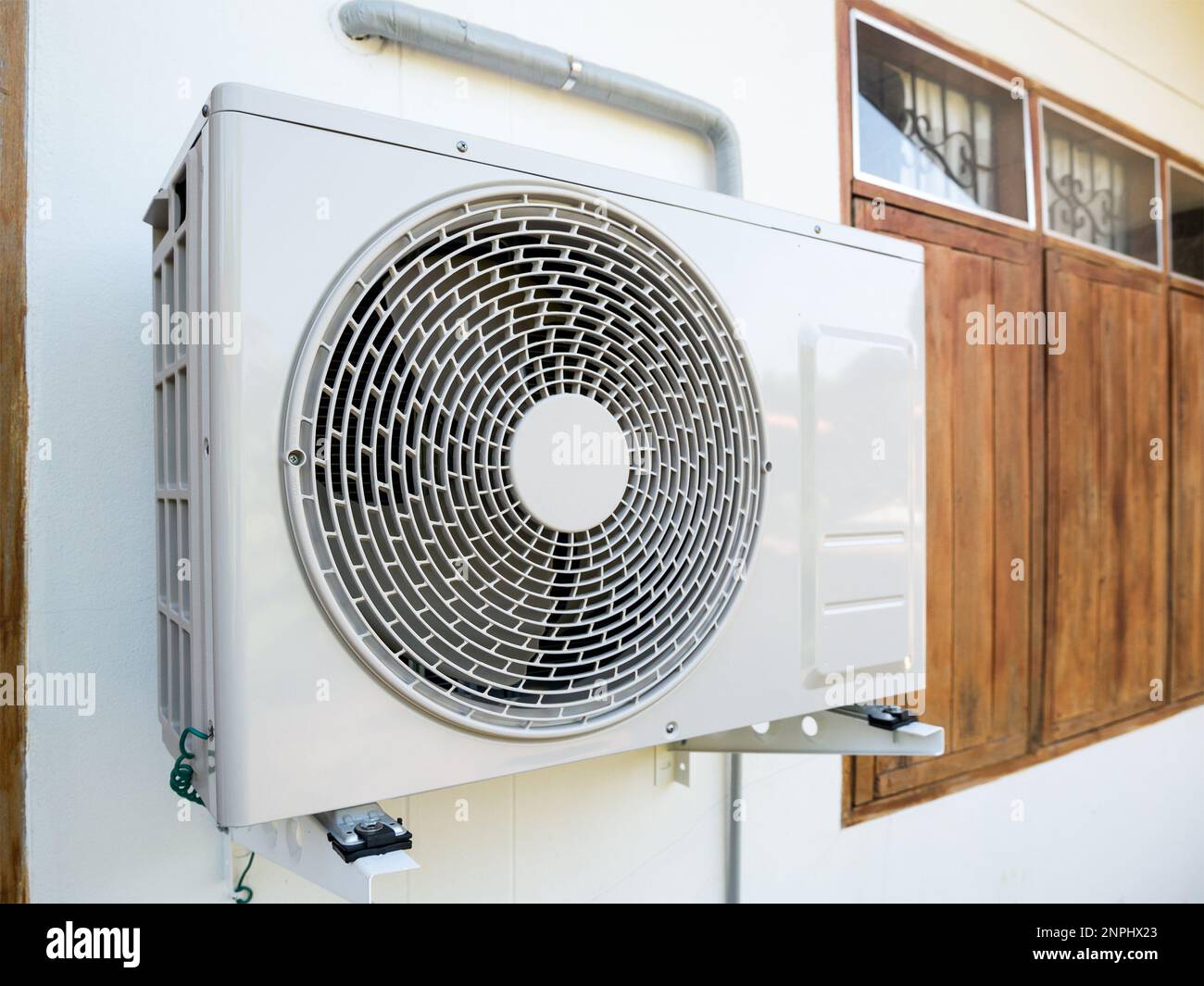 Air conditioning compressor outdoor unit Stock Photo - Alamy