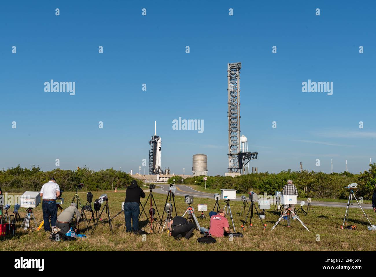 Media spacex falcon 9 launch hi-res stock photography and images - Alamy