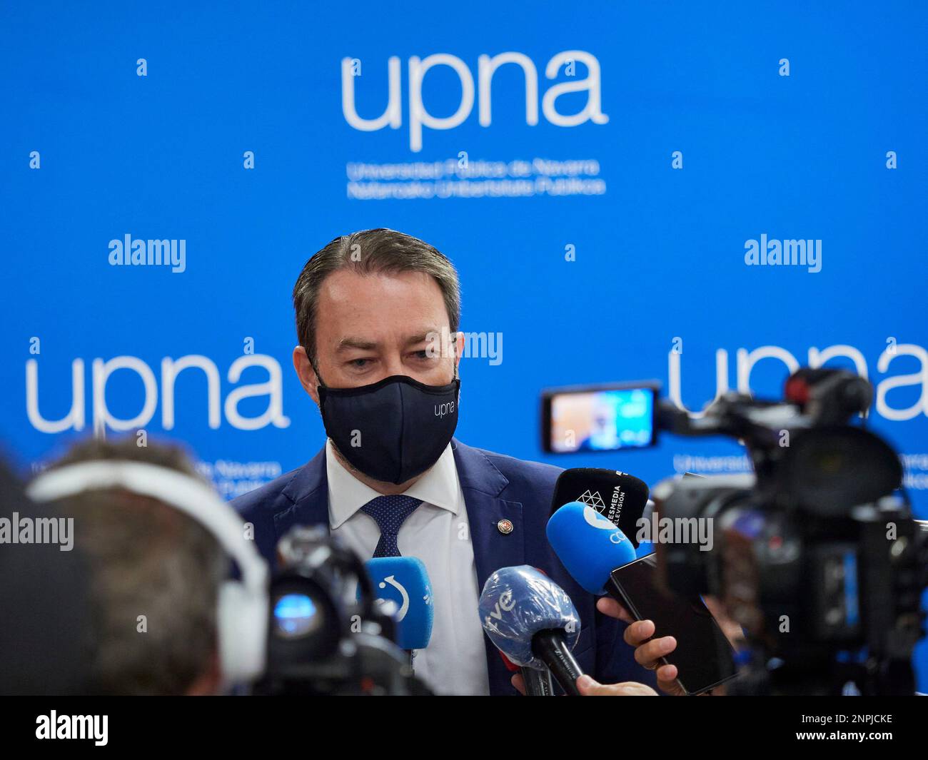 The Rector of the UPNA, Ramon Gonzalo, offers statements to the media ...