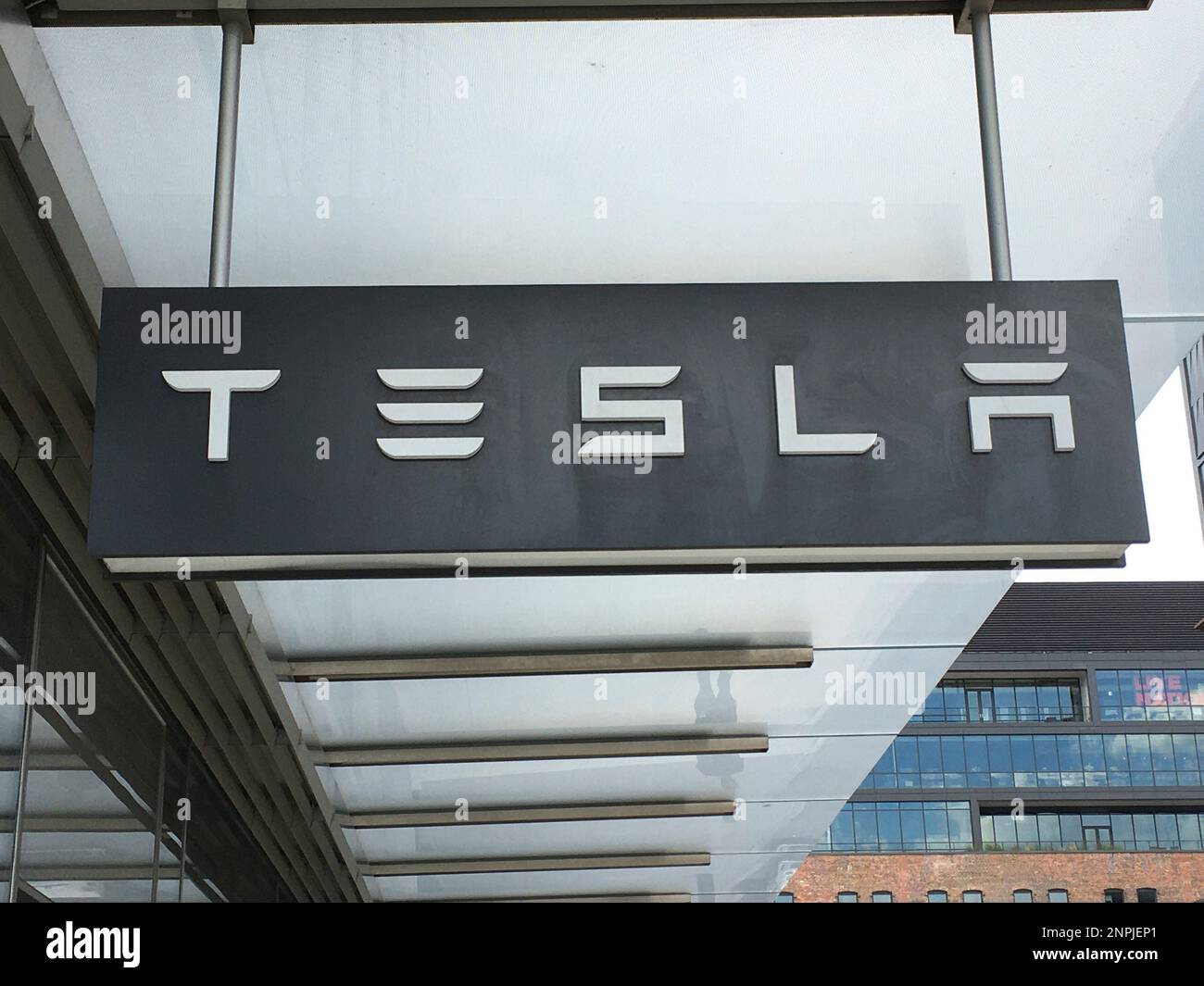 Photo by: STRF/STAR MAX/IPx 2020 8/31/20 Tesla shares rally as 5:1 ...