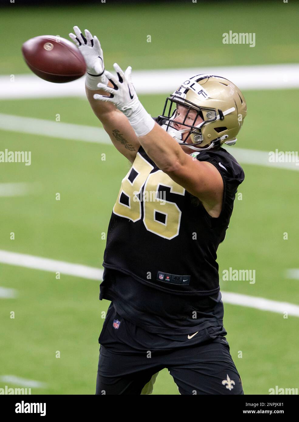 New Orleans Saints tight end Ethan Wolf (86) catches the ball during ...