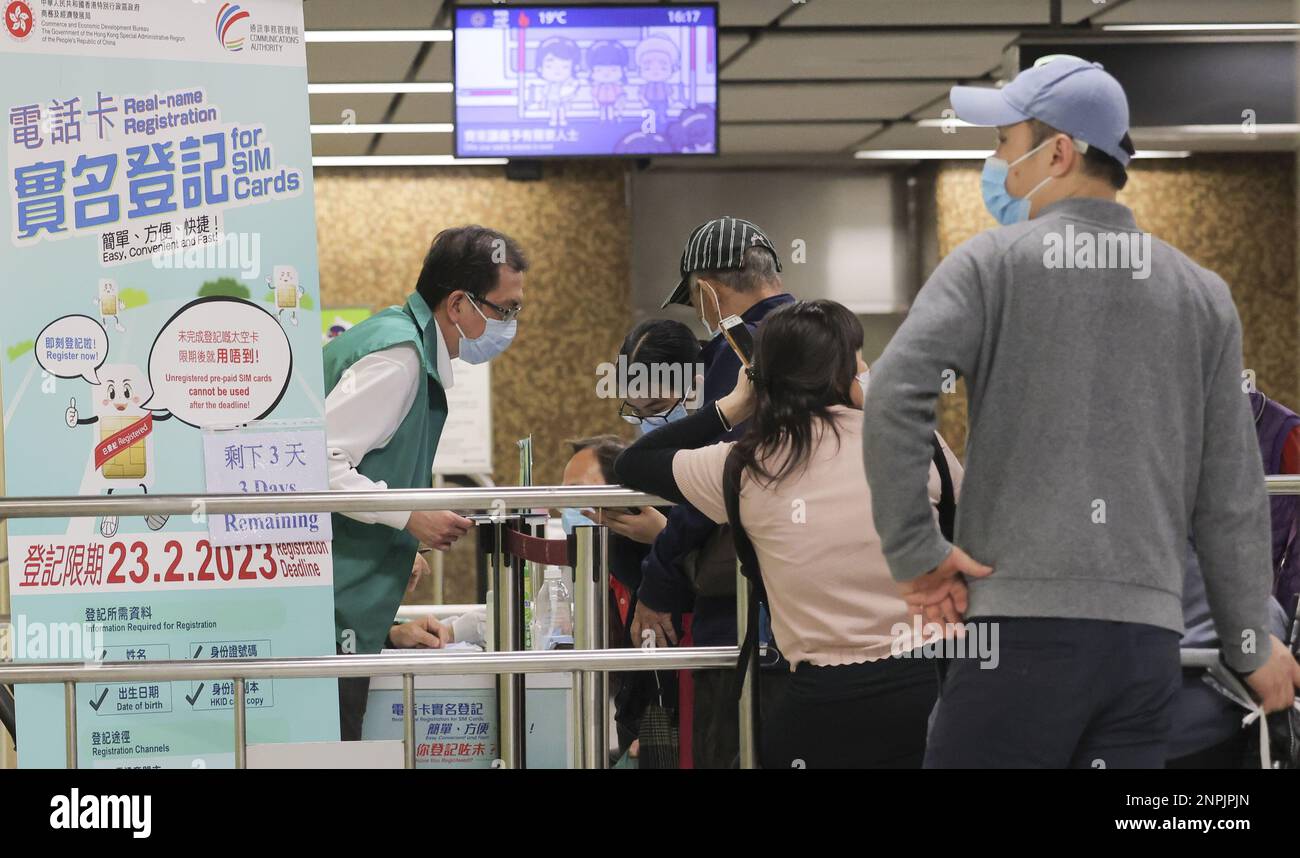 People queue up to register for SIM card at the support stations in ...