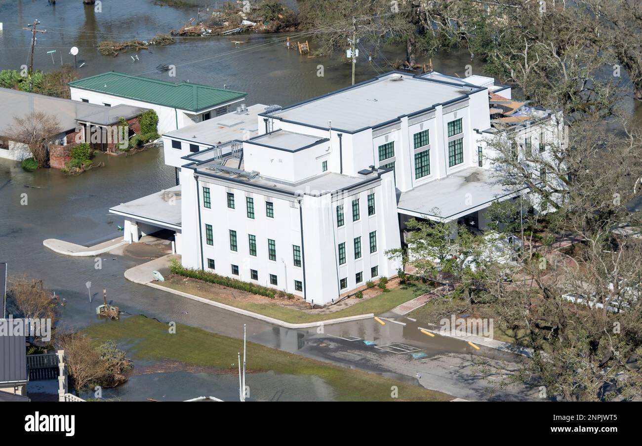 The Cameron Parish Courthouse stands after the passage of Hurricane ...