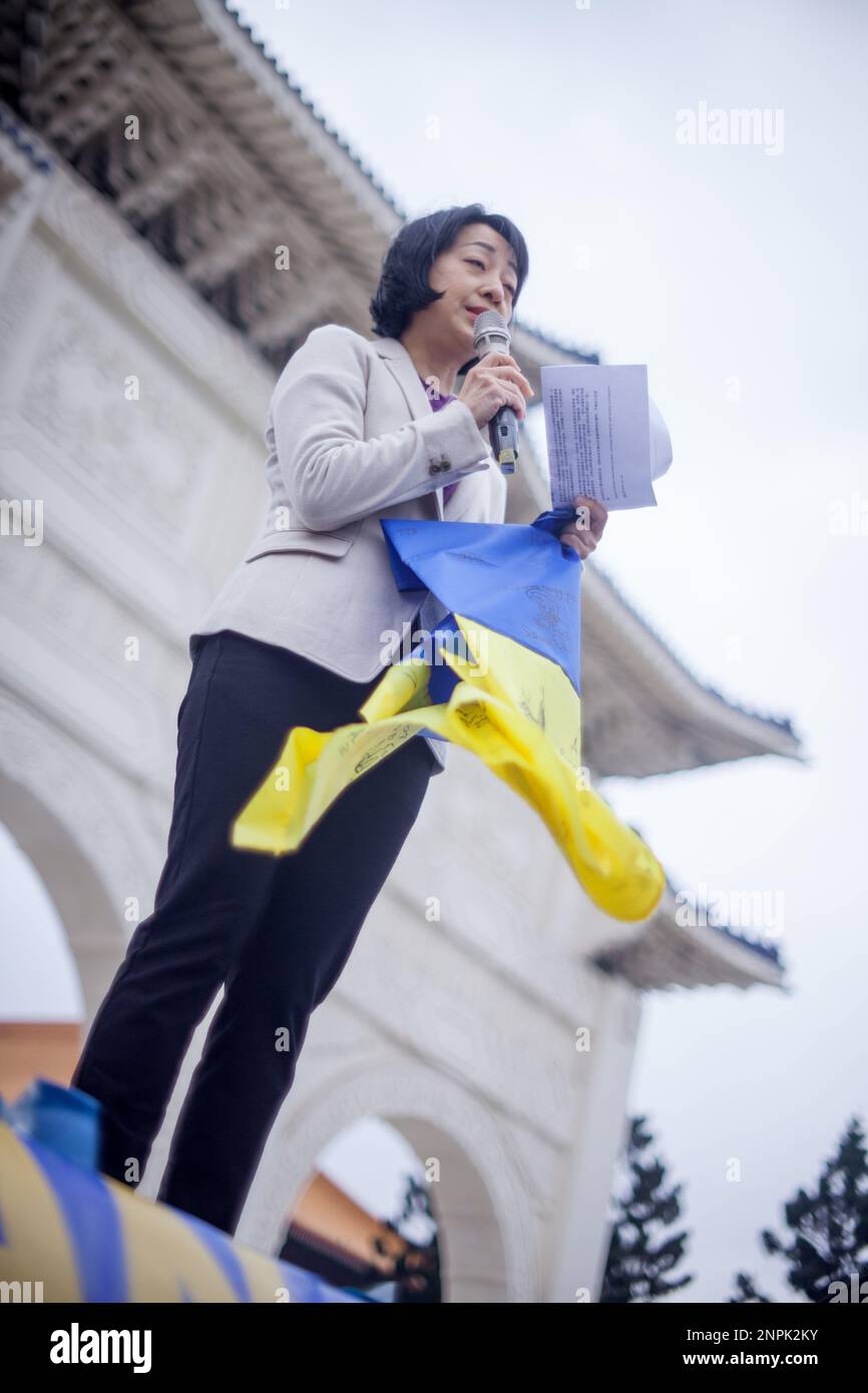 Hundreds of Taiwanese, Ukrainians and other nationals living in Taiwan ...