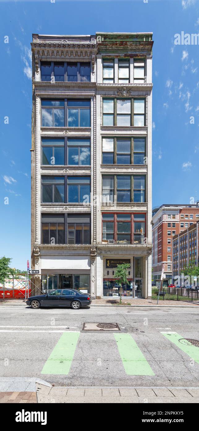 Terra cotta buildings hi-res stock photography and images - Alamy