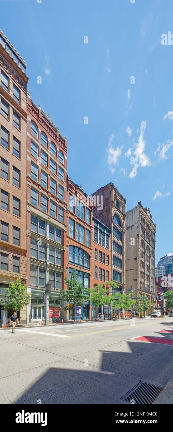 Pittsburgh Downtown: Brick, stone, and terra cotta on Liberty Avenue ...