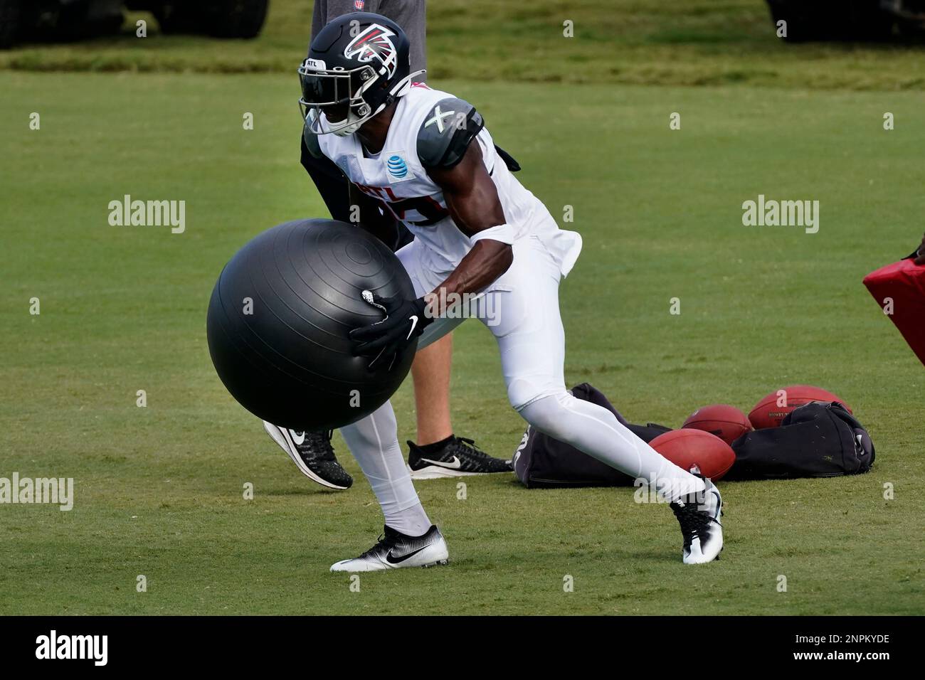 Atlanta Falcons safety Keanu Neal (22) runs a drill during an NFL ...