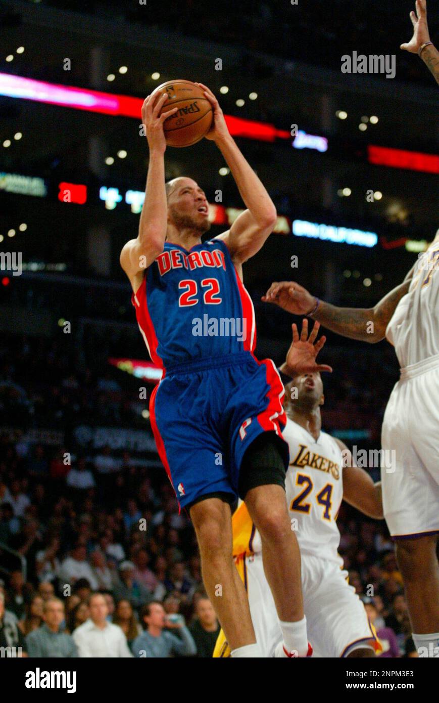 Detroit Pistons forward Tayshaun Prince (22) make a move with the ...