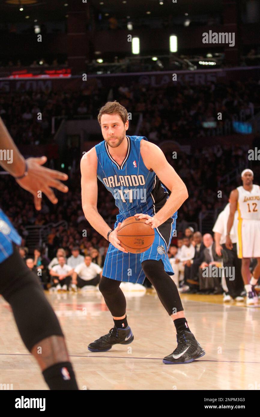 Orlando Magic forward Josh McRoberts (17) makes a move with the ...