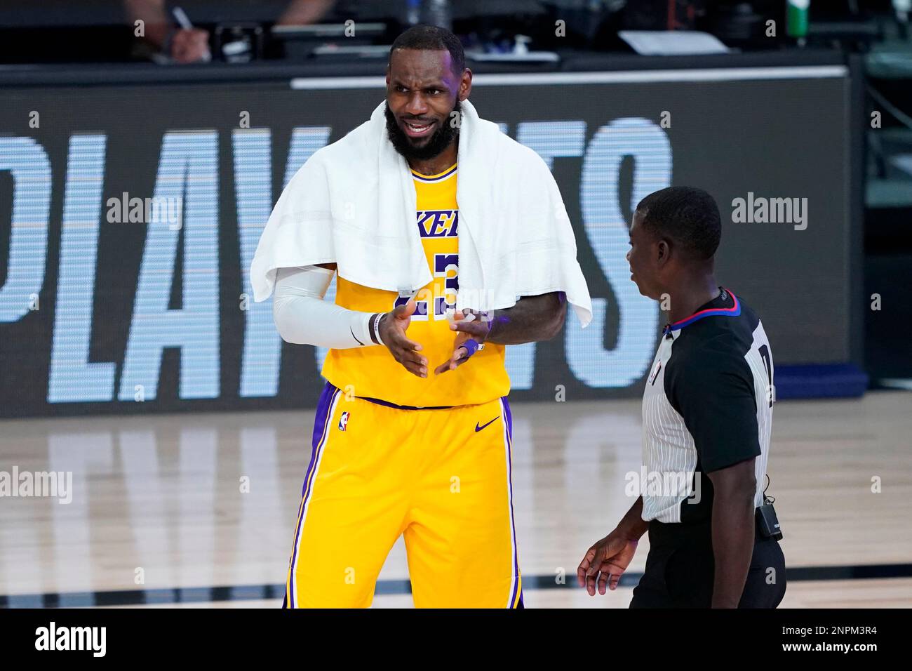 Los Angeles Lakers forward LeBron James (23) talks to an official ...