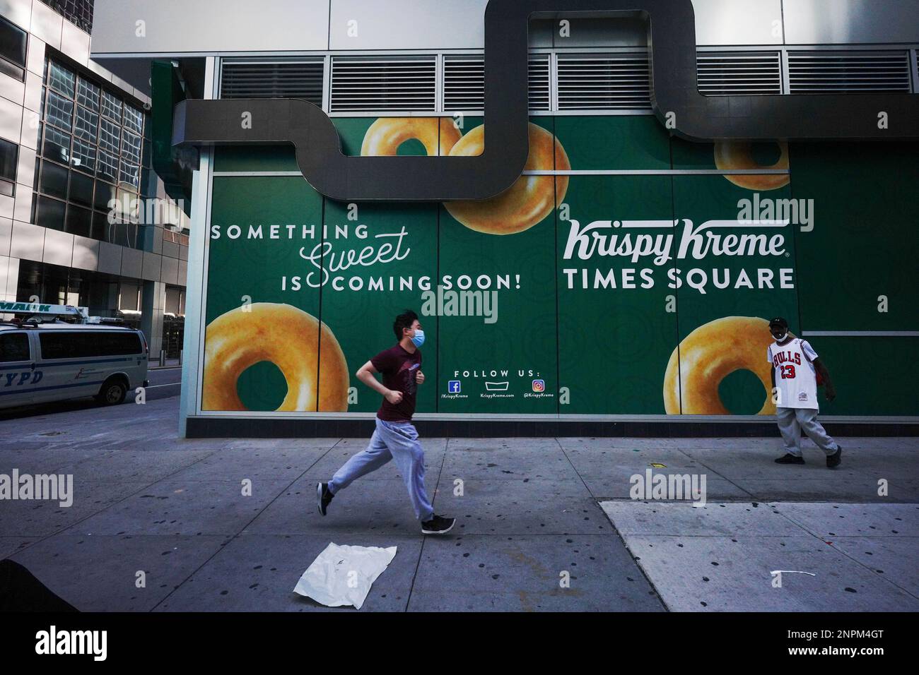 Photo by: John Nacion/STAR MAX/IPx 2020 8/18/20 A new Krispy Kreme is ...