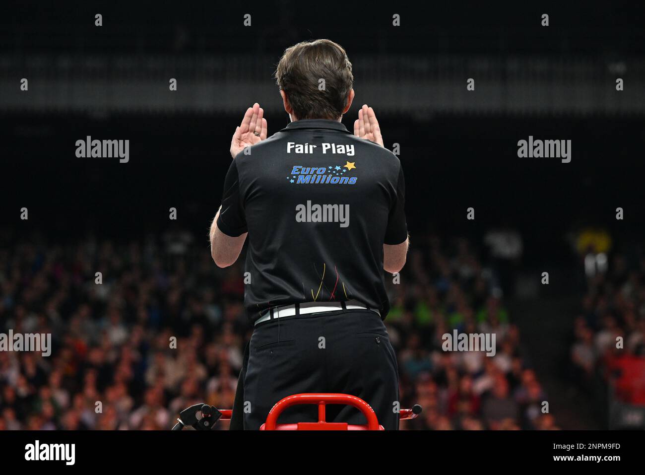 Volleyball referee hi-res stock photography and images - Alamy