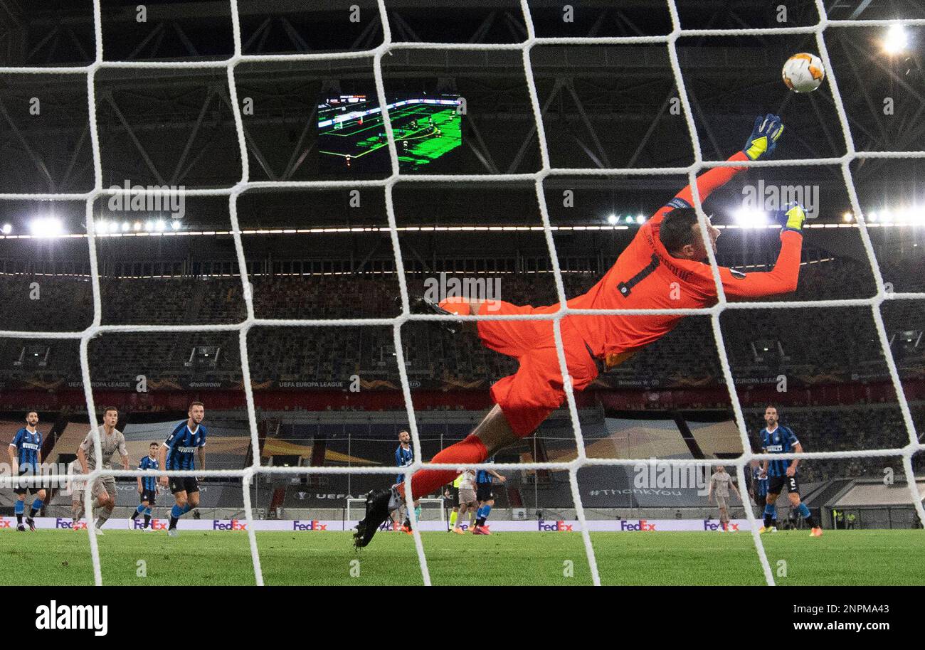 Inter Milan goalkeeper Samir Handanovic in action during a Europa ...