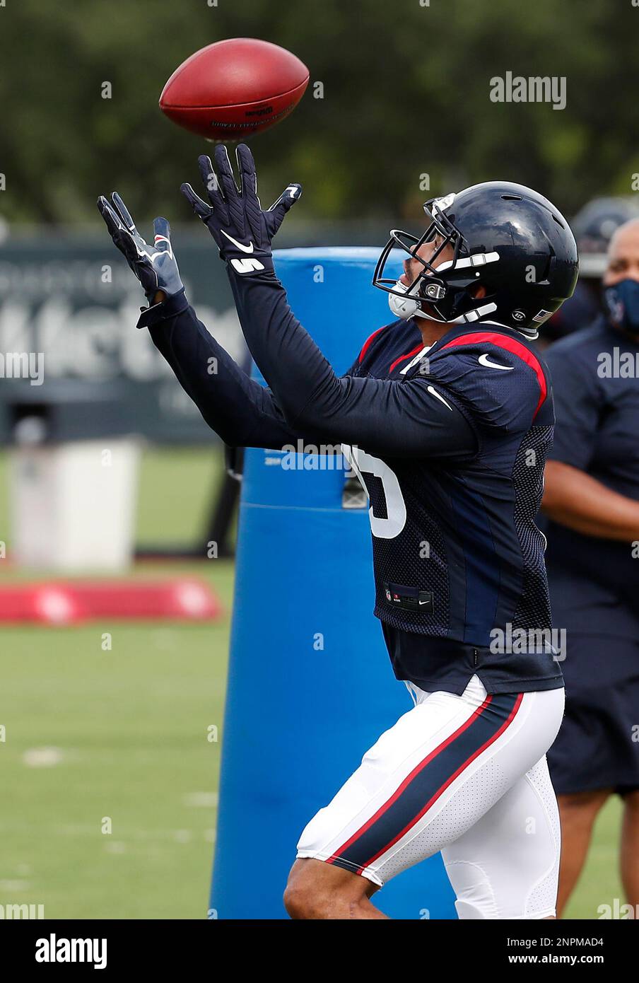 Houston Texans wide receiver Will Fuller V reaches up for a ball during ...