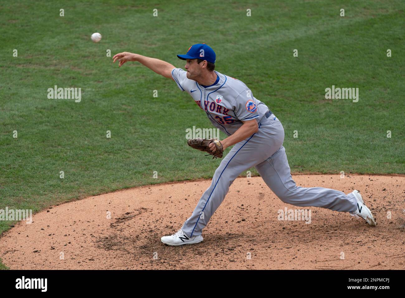 PHILADELPHIA, PA - AUGUST 16: New York Mets Pitcher Jared Hughes (35 ...