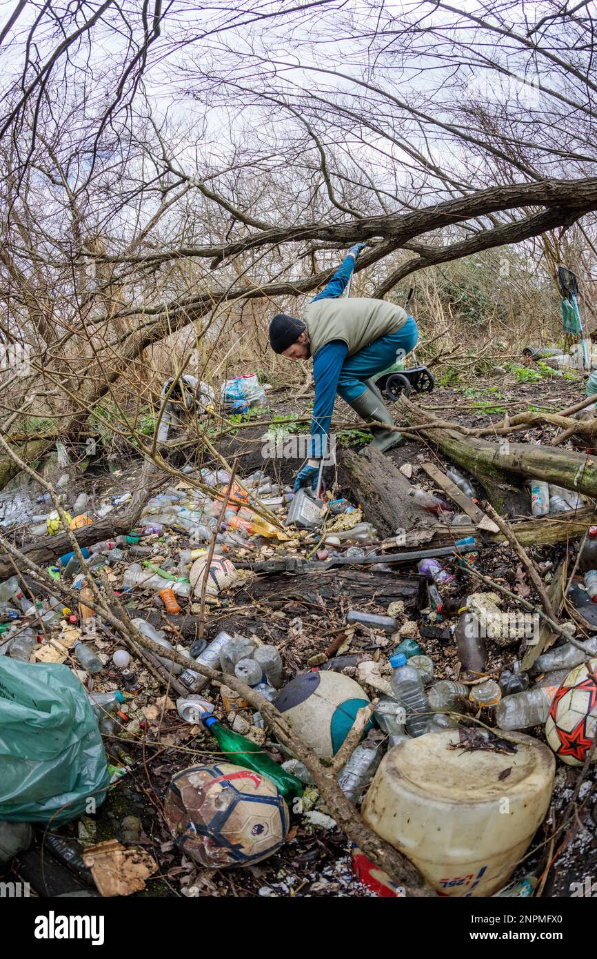 Litter pollution hi-res stock photography and images - Alamy
