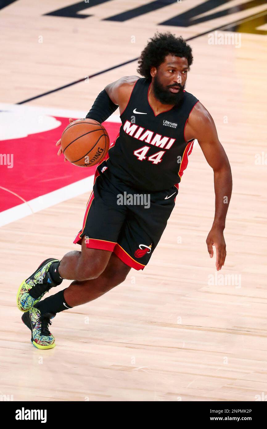 Miami Heat forward Solomon Hill (44) dribbles against the Indiana ...